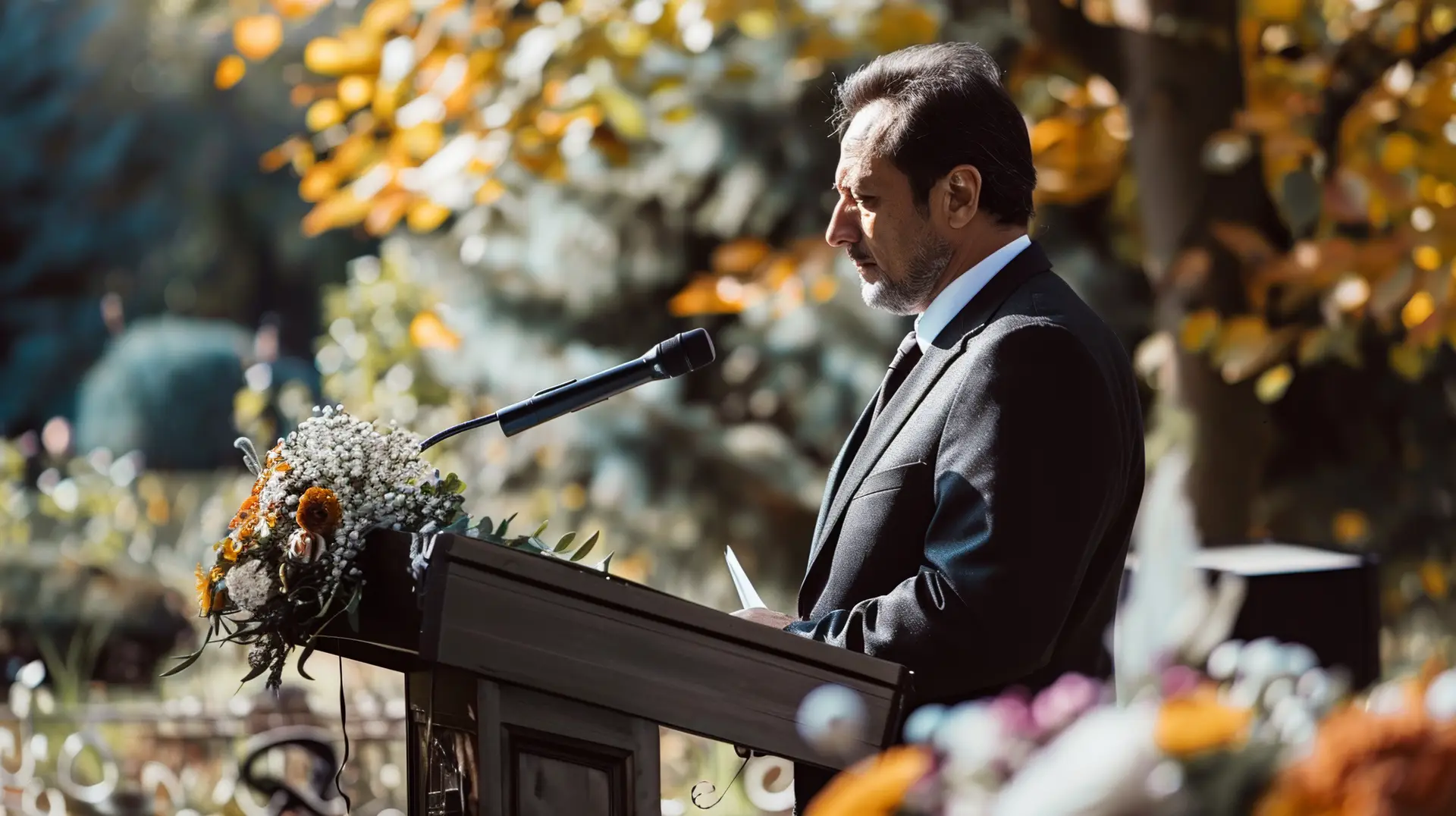 How to Write a Heartfelt Eulogy (with Examples)