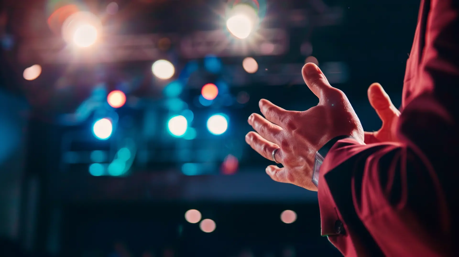 How to Use Hand Gestures to Improve Communication