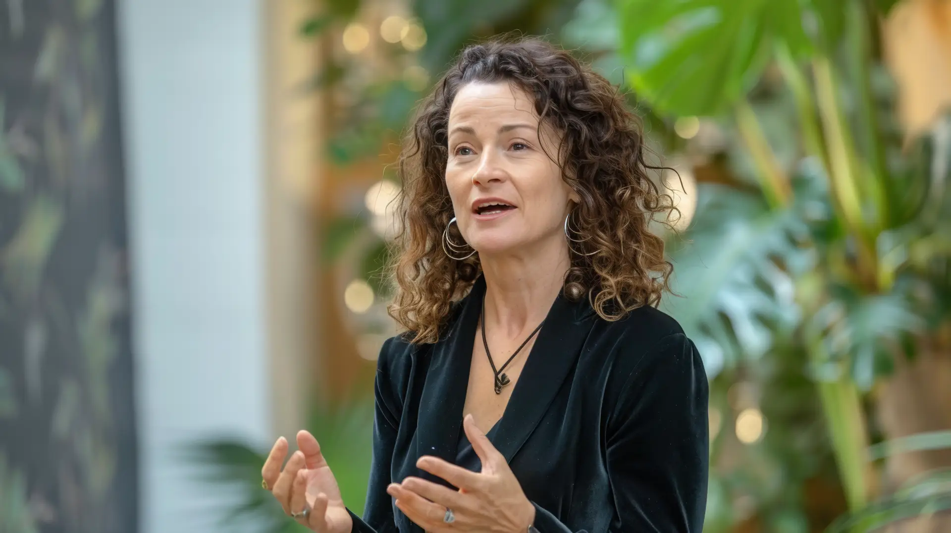 5 Ways to Use Body Language To Improve Your Speech